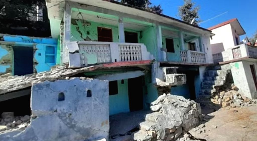 Free Photo : Rishikesh-Karnprayag Rail Project: Due to heavy landslide ...