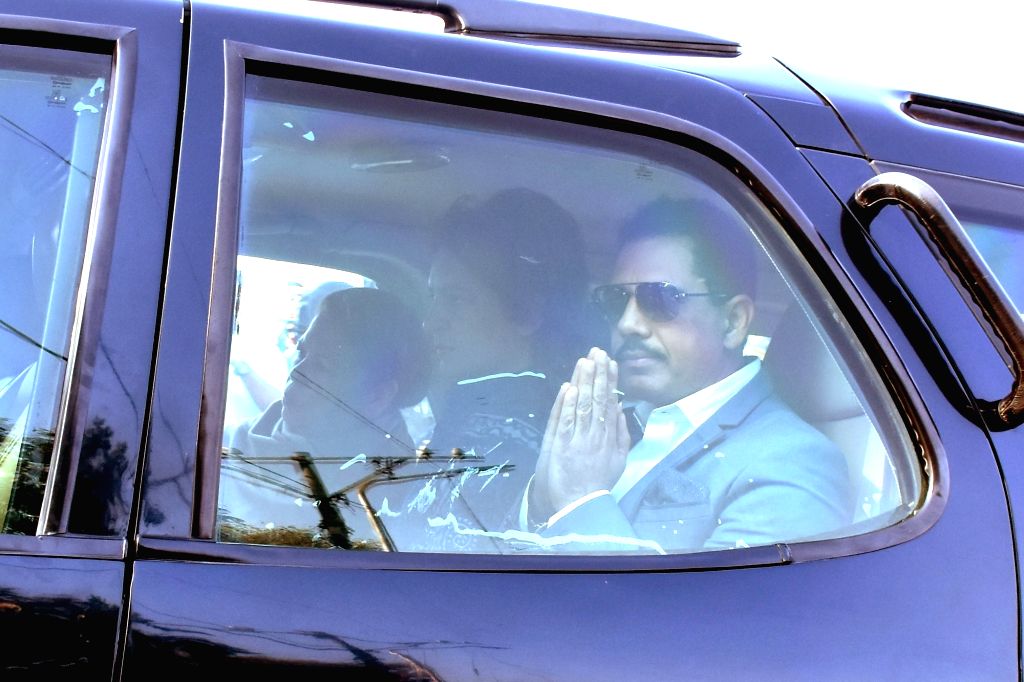 Robert Vadra, Maureen Vadraarrives at ED office