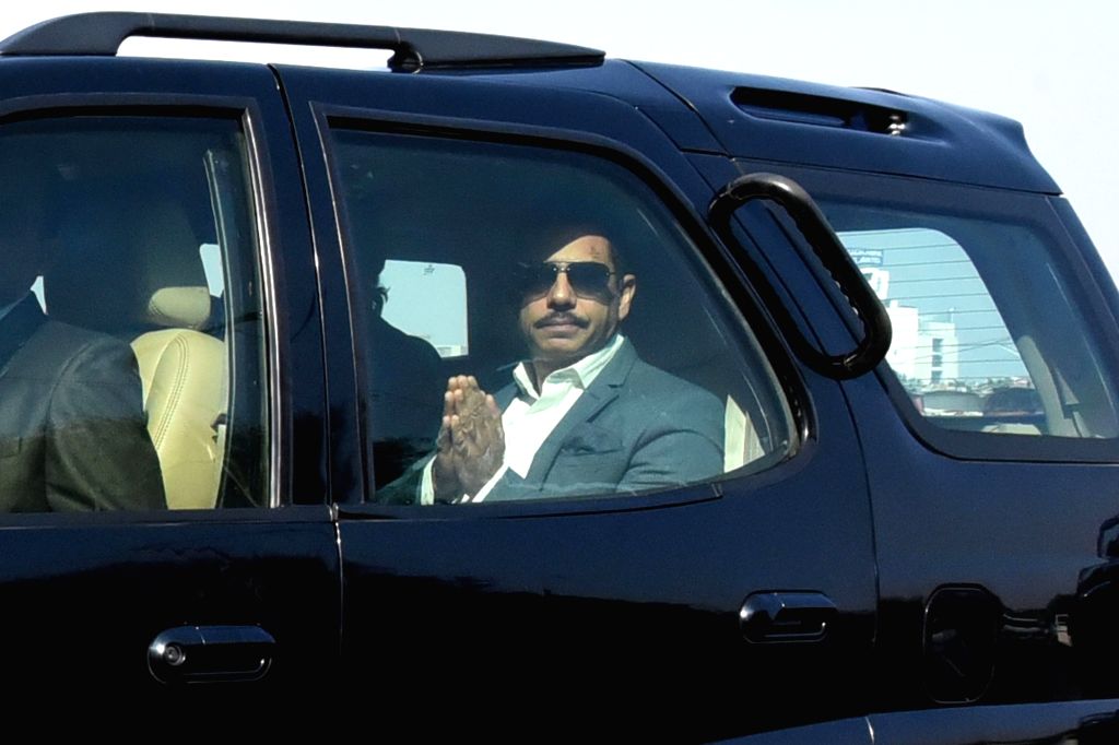Robert Vadra, Maureen Vadraarrives at ED office