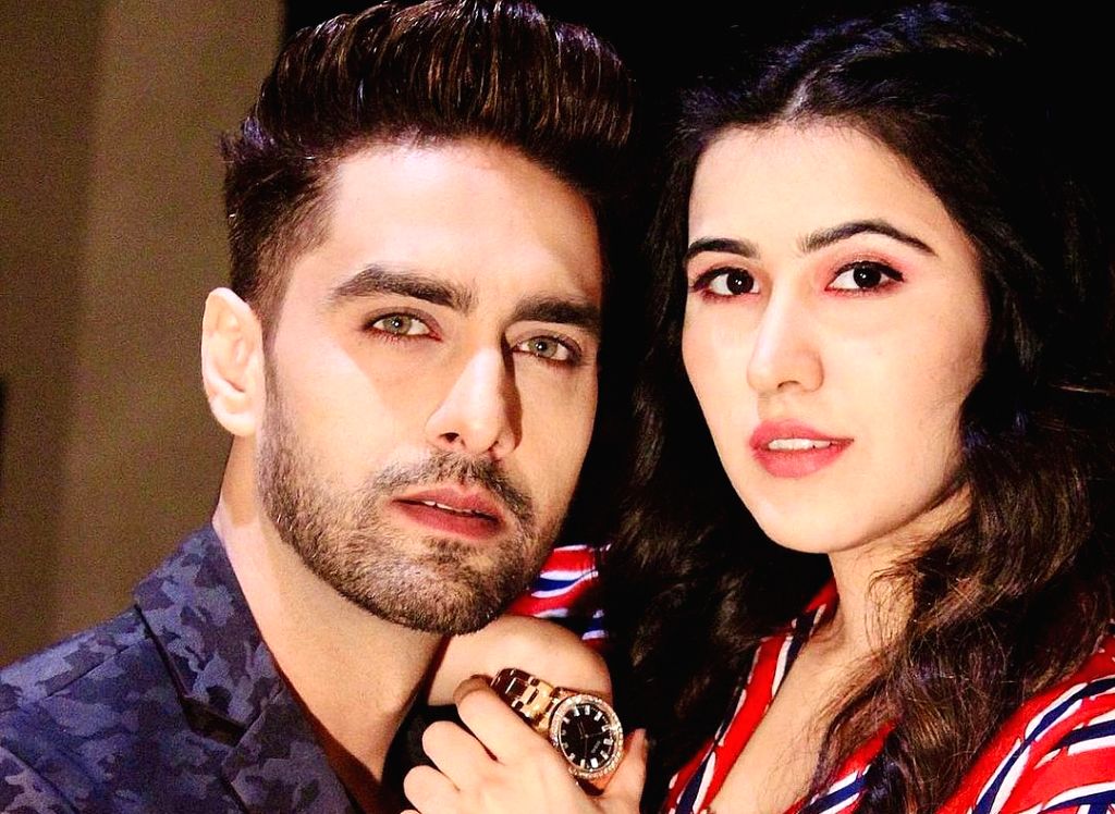 Free Photo : Rohit Purohit, Sheena Bajaj celebrate four years of wedded ...