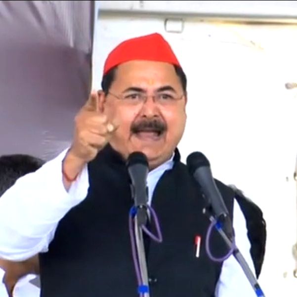 SP leader who put up posters is an ex-BJP man