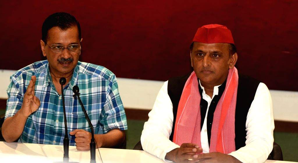 Samajwadi Party President Akhilesh Yadav and AAP president and Delhi ...