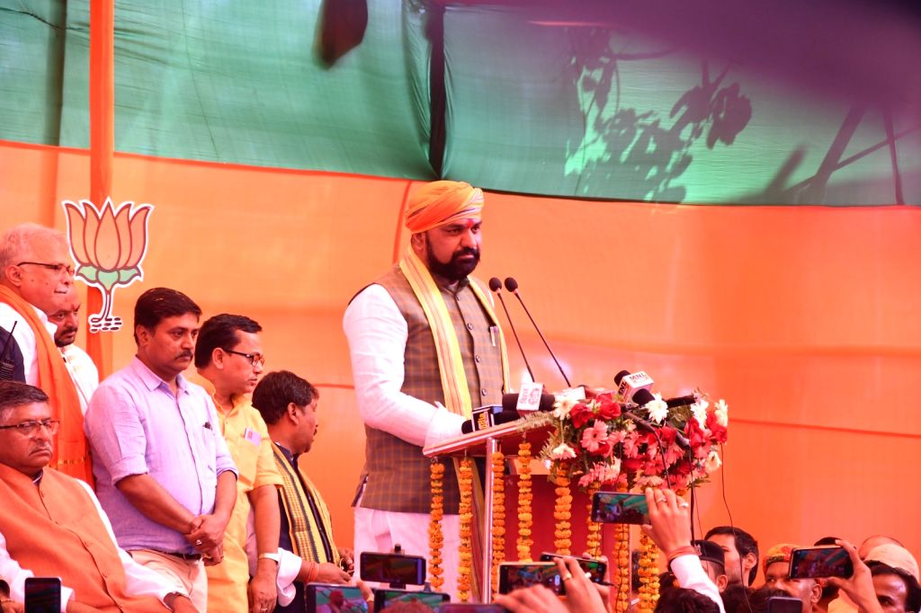Free photo : Samrat Chaudhary became emotional after seeing the grand ...