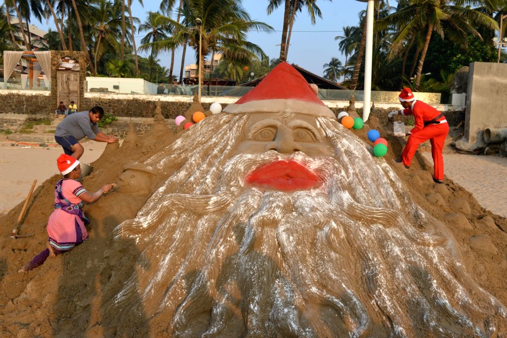 Santa clause's sand sculpture