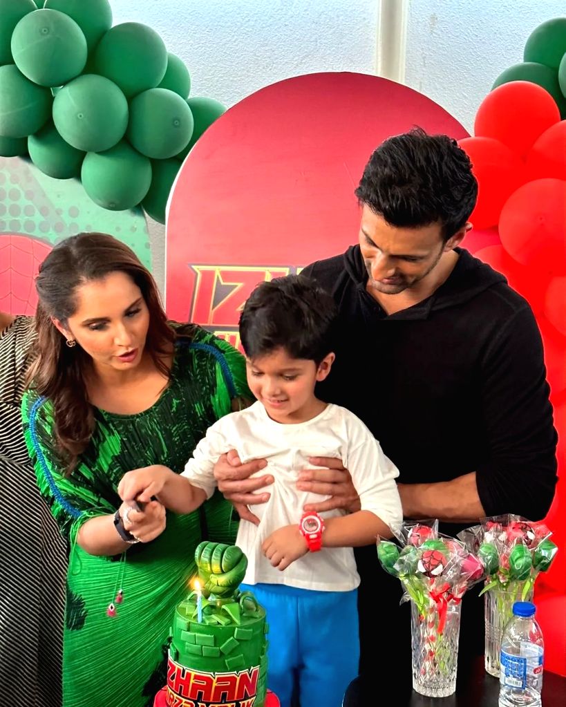 Free photo :Sania Mirza, Shoaib Malik going through a turbulent phase ...