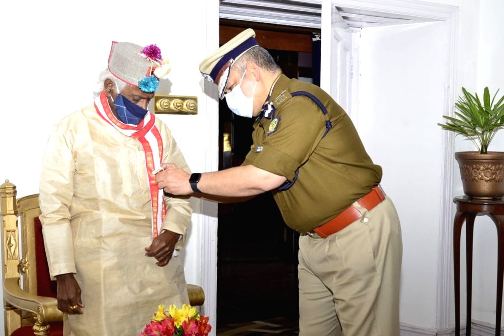 DGP calls on Himachal Governor