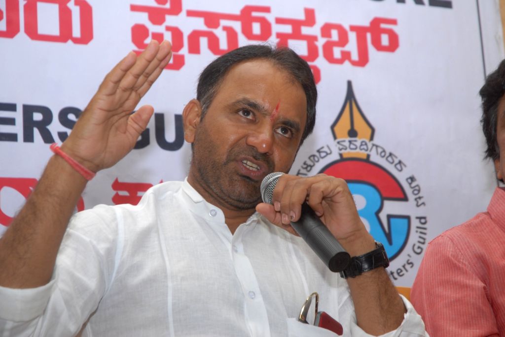 Santosh Lad addressing during his "Meet the press" programme
