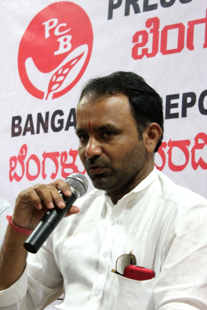 Santosh Lad addressing during his "Meet the press" programme