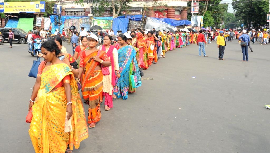 Sara Bangla Gramin Sampad Karmi members take out a rally
