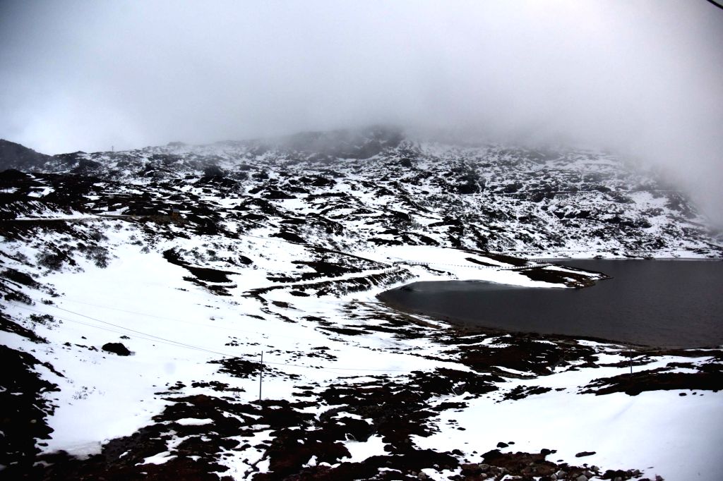 Sela Pass - heavy snowfall