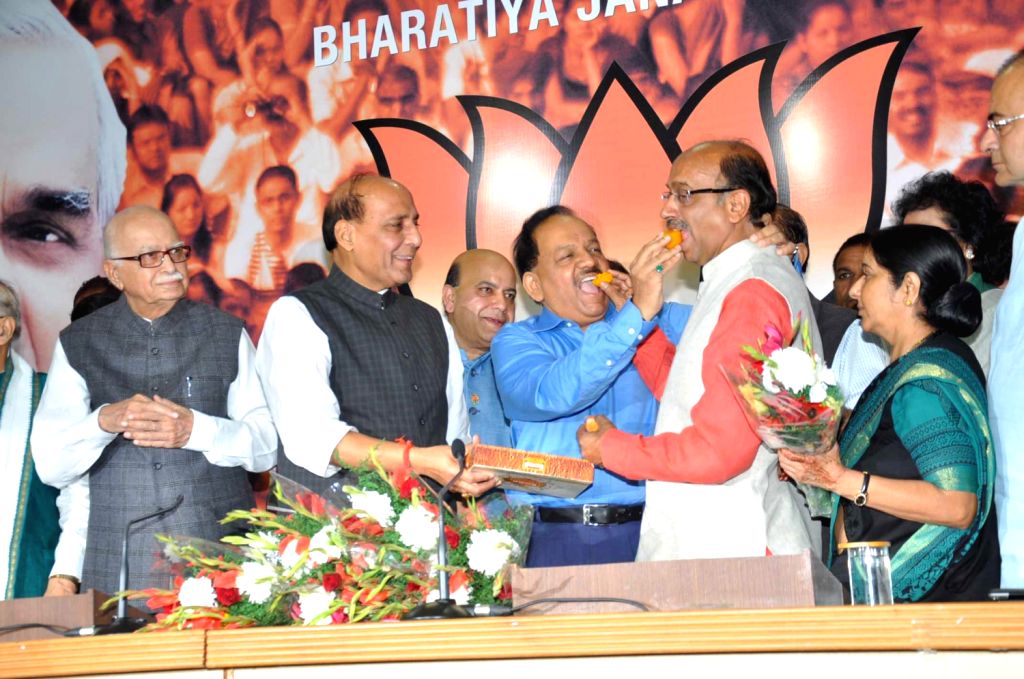Senior BJP leaders congratulate Dr Harsh Vardhan party's Chief ...