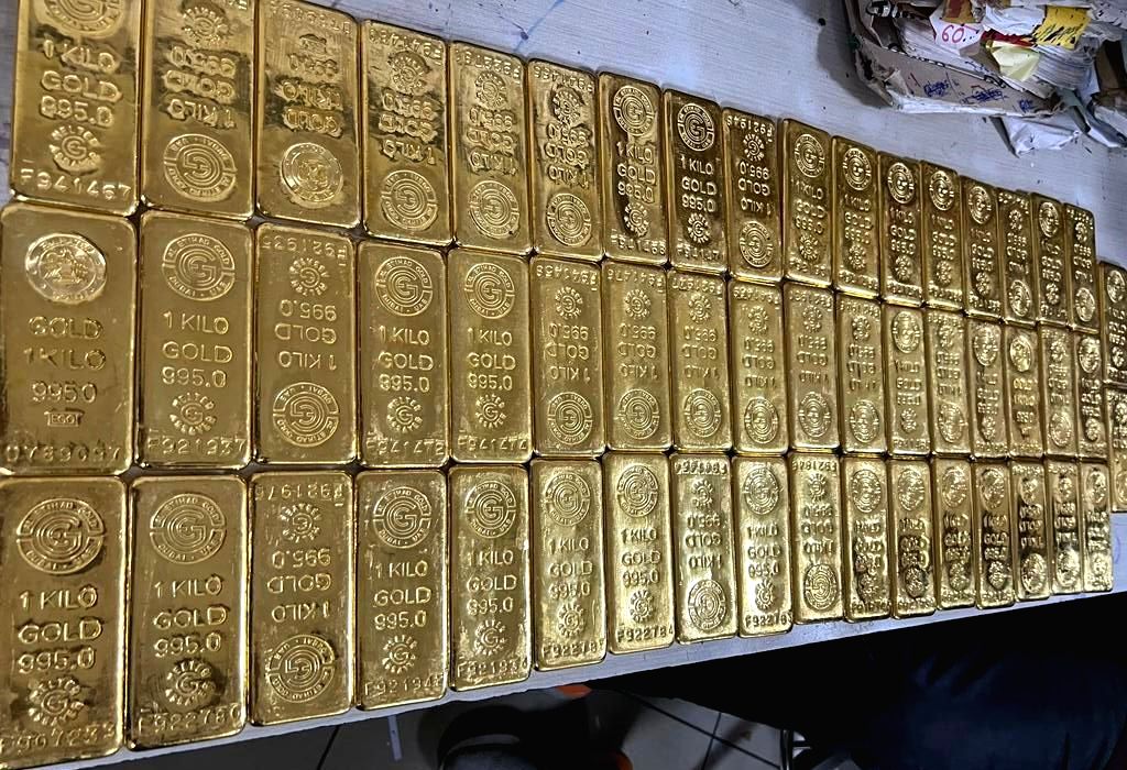 Seven held with 61 kg gold worth Rs 32 cr at Mumbai airport