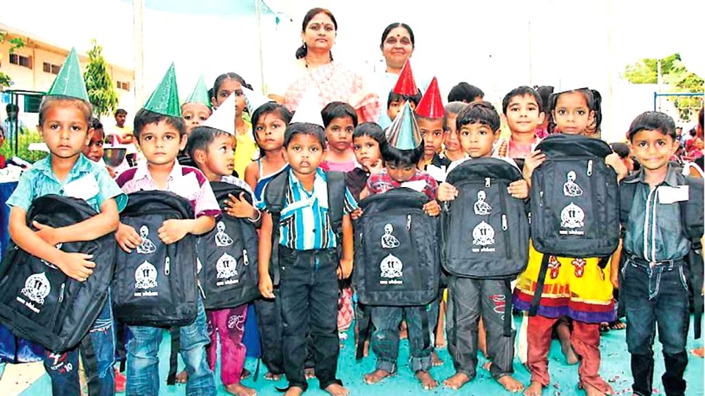 Free Photo: Shala praveshotsav