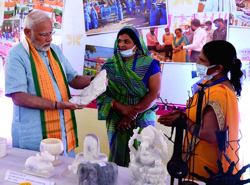 Sheopur : PM Modi at the Women Self Help Group Sammelan