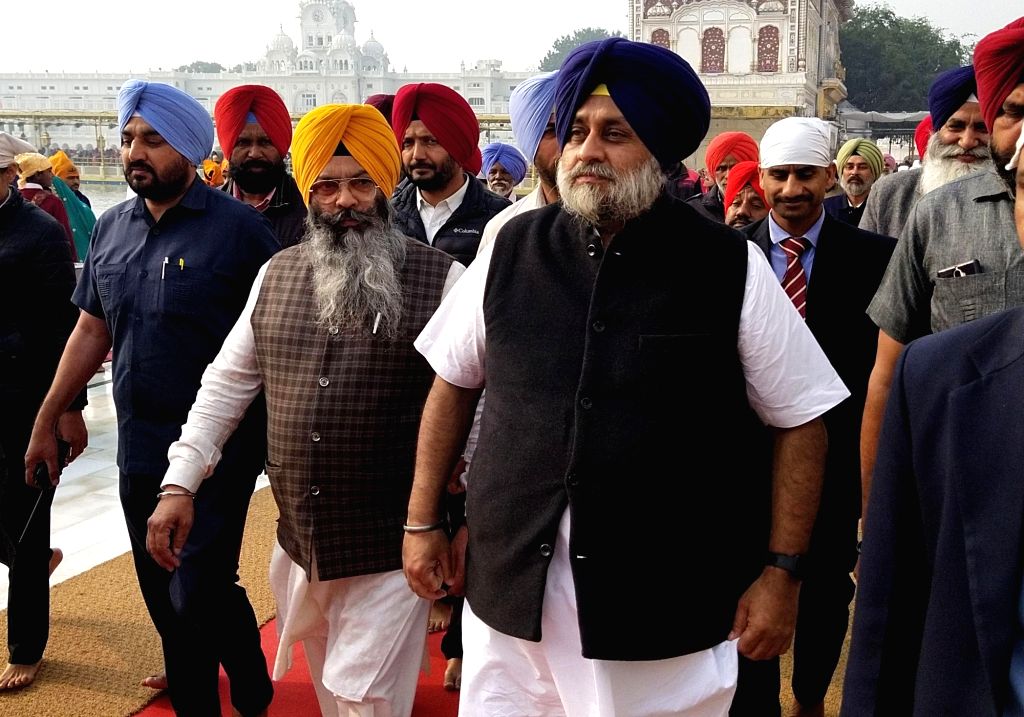 Sukhbir Singh Badal Harsimrat Kaur Badal Visits Golden Temple
