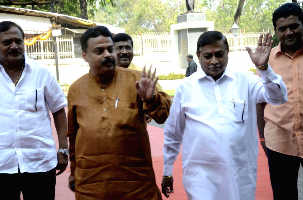 Shiv Sena leaders at Maharashtra Assembly