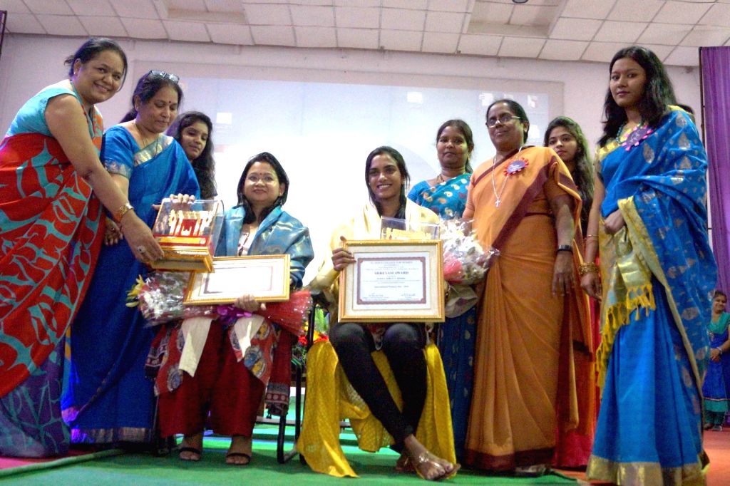 P.V Sindhu, Hyderabad Addl Commissioner felicitated on the eve of ...