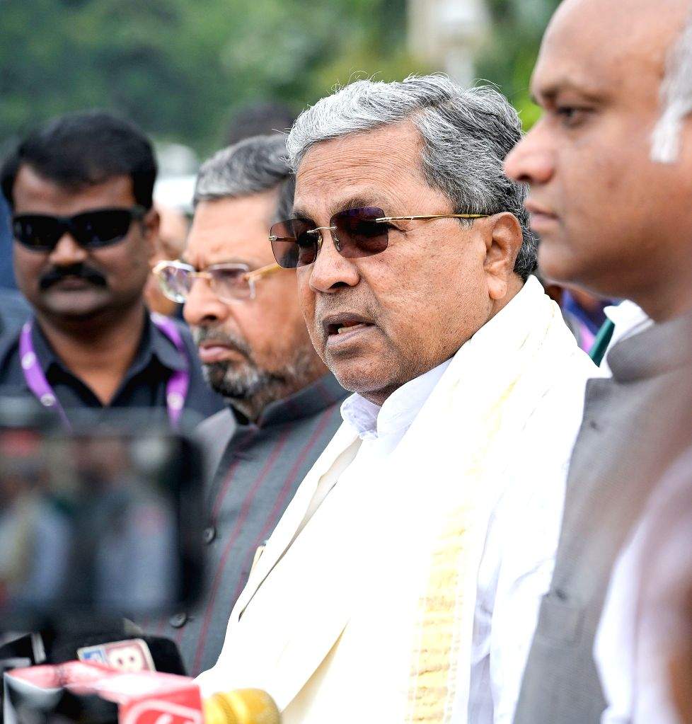 Siddaramaiah pays tribute to Kengal Hanumanthaiah