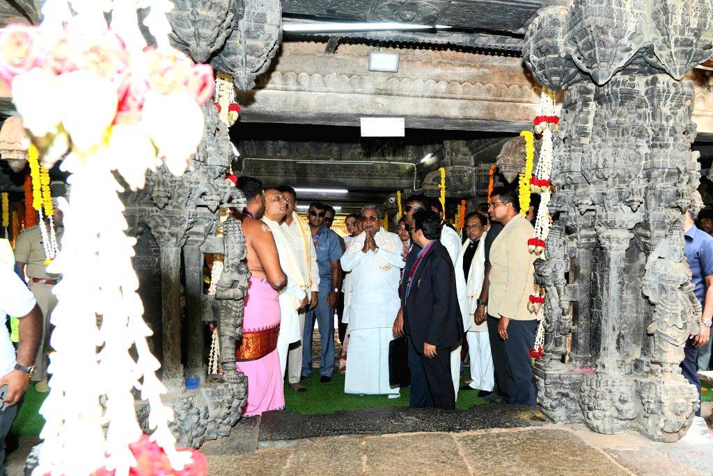 Siddaramaiah visits Bhoga Nandishwara Temple Ahead of Cabinet Meet