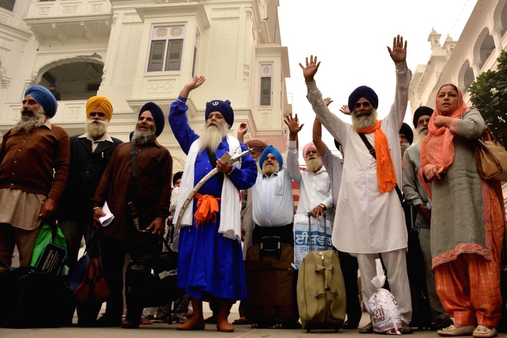 Sikh jathas leave for Pakistan to celebrate Guru Nanak Jayanti