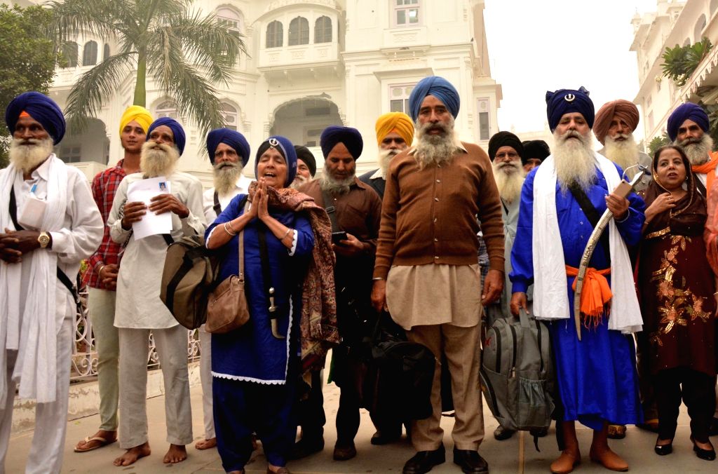 Sikh jathas leave for Pakistan to celebrate Guru Nanak Jayanti