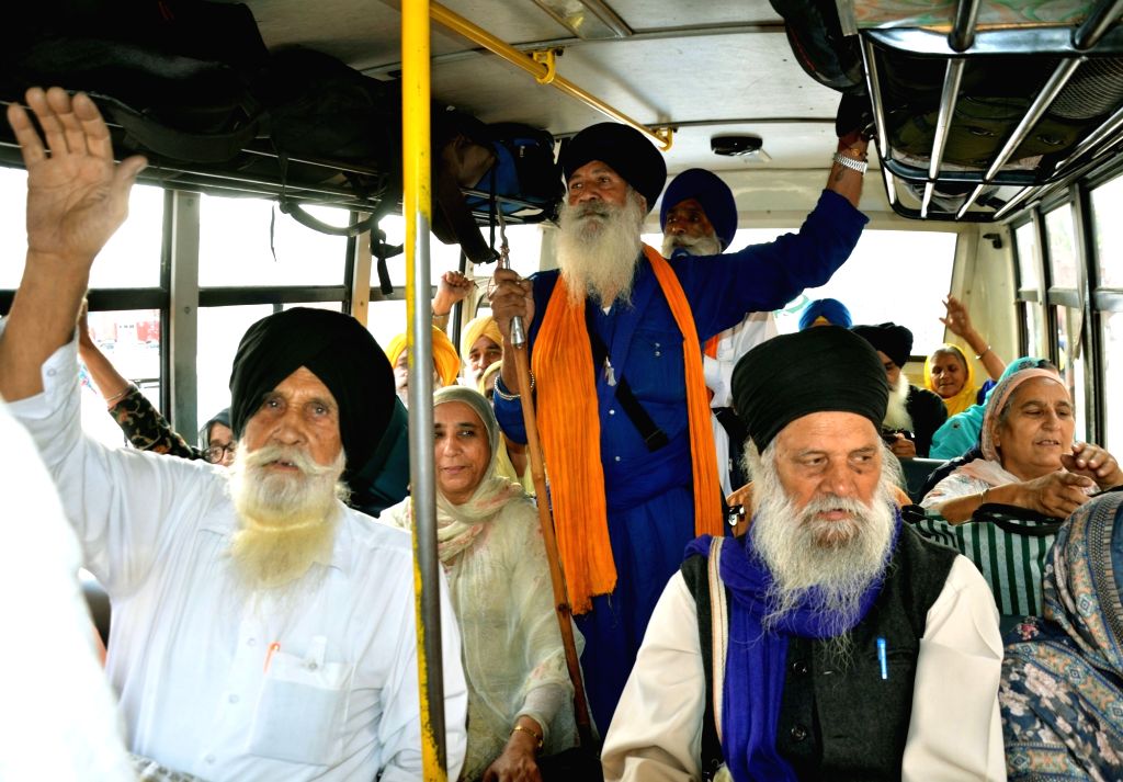 Amritsar : Sikh pilgrims before leaving for Pakistan to attend the ...