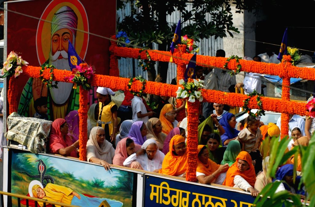 Sikhs celebrate Guru Nanak’s Birthday in Kolkata on Sunday 25th Oct ...