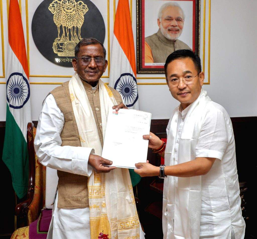 Sikkim Krantikari Morcha (SKM) leader Prem Singh Tamang meets State ...