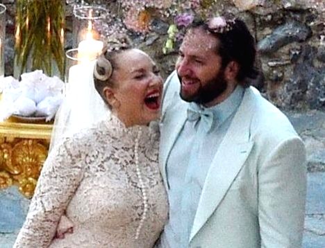 Free Photo : Singer Sia secretly gets married to boyfriend at luxury ...