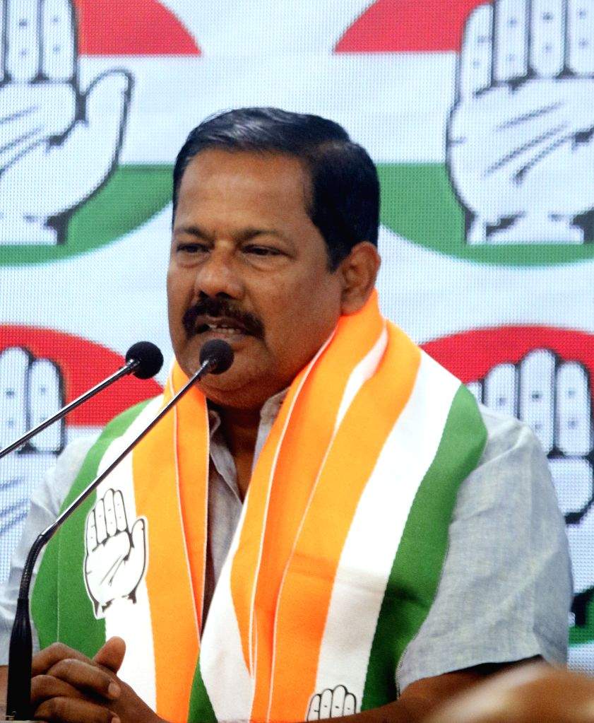 Sitting Lok Sabha MP Ajay Nishad joins the Congress in the presence of ...