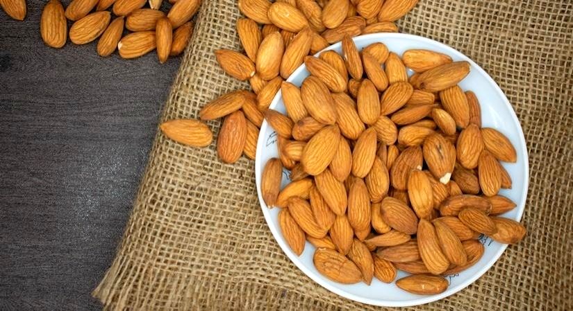 Snack on almonds for better skin health