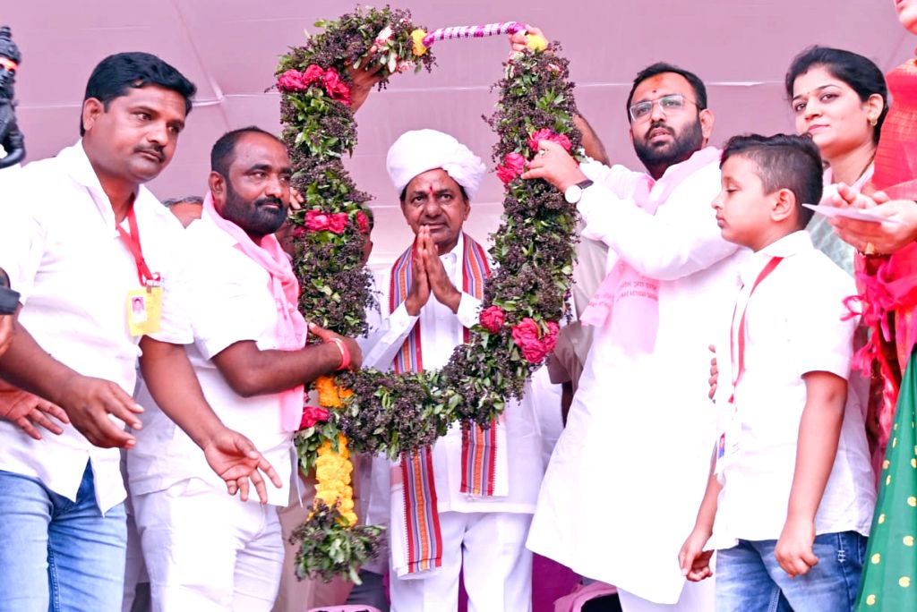 Solapur : Various leaders from Maharashtra join BRS Party