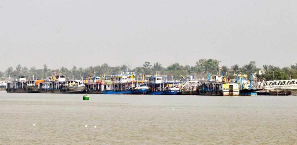 South 24 Parganas: Ferries waiting for pilgrims at Kakdwip