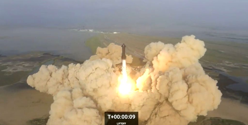 Free photo :SpaceX's Starship successfully launches first orbital test ...