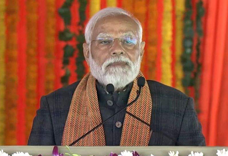 Prime Minister Narendra Modi with J&K Lt. Governor Manoj Sinha during ...