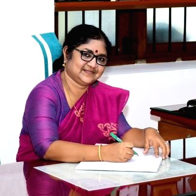 Kerala Minister attends wedding of daughter of absconding bank fraud ...