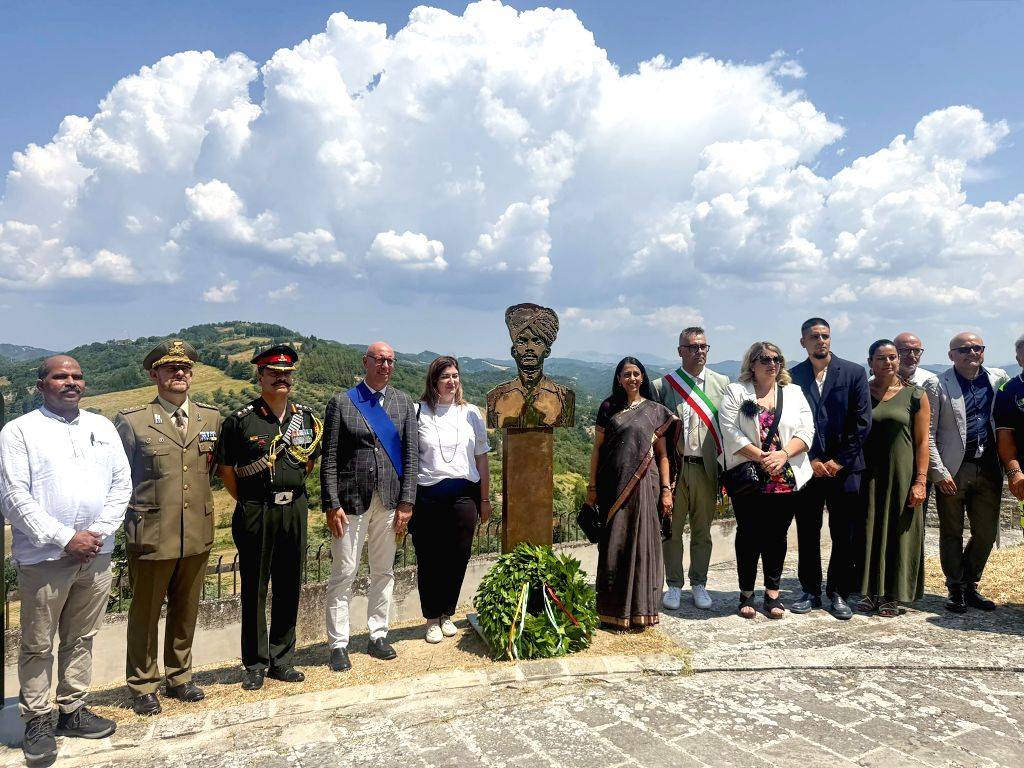 Statue of Naik Yeshwant Ghadge Unveiled in Montone, Italy