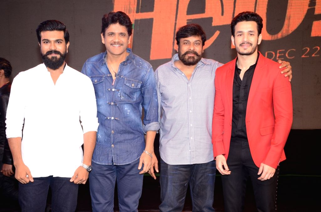 HELLO" pre release - Stills