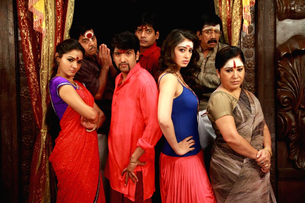 Aranmanai - stills