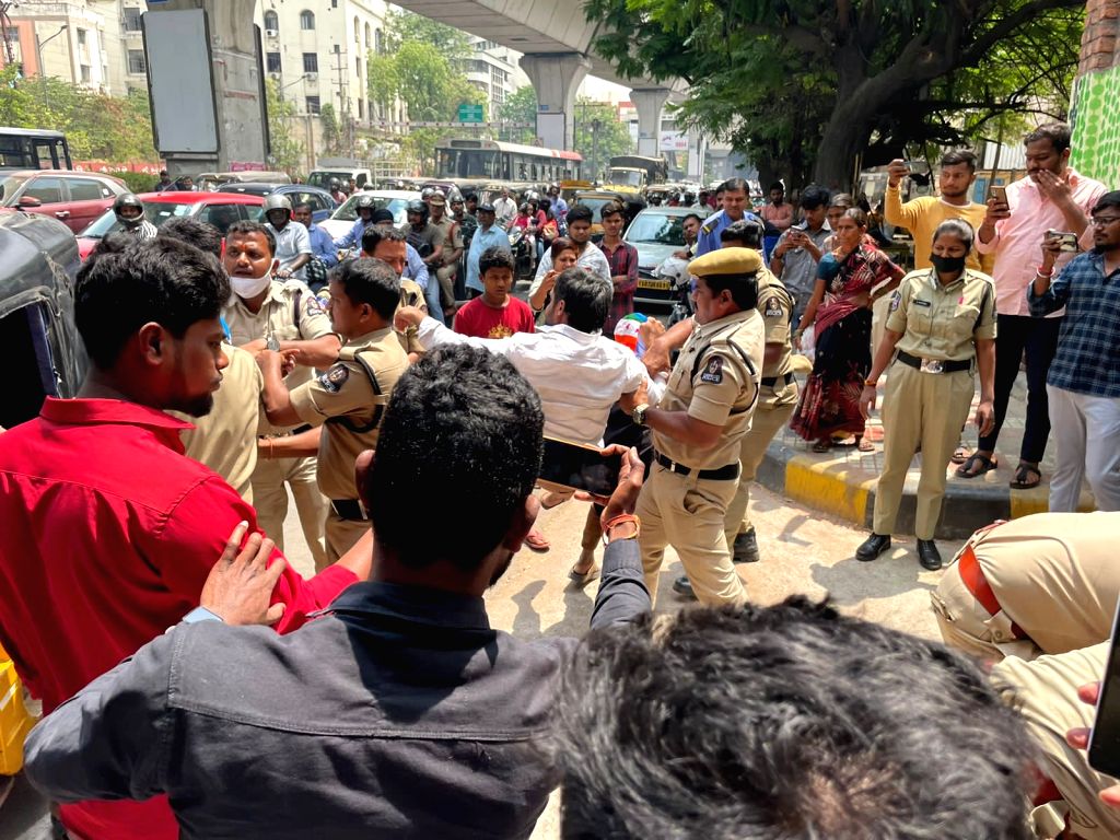 Free photo :Student groups protest at TSPSC office over exam paper leak