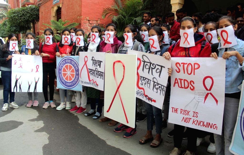 Meerut: Students hold placards and participate in an awareness campaign ...