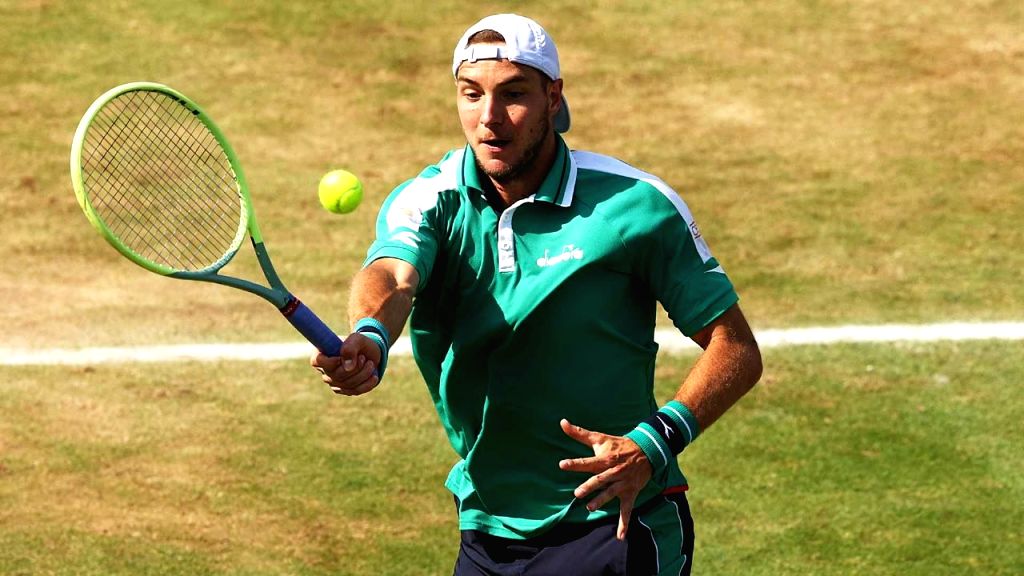 Free Photo : Stuttgart Open: Germany's Struff prevails over Hurkacz, to ...