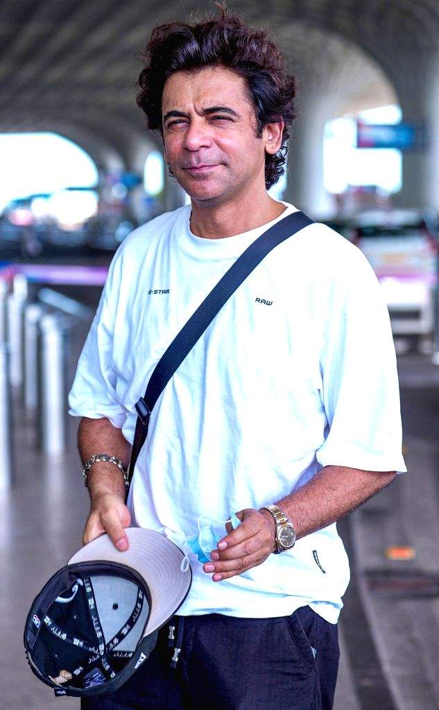 Sunil Grover Spotted at Airport