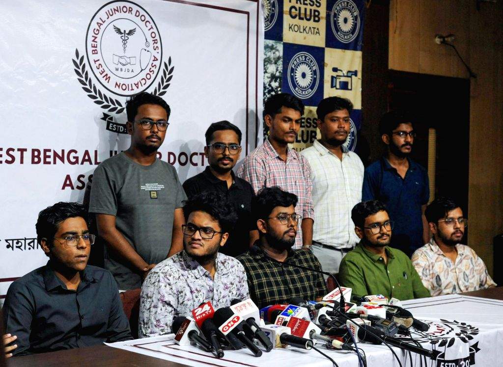 Suspended junior doctors from the West Bengal Junior Doctors ...