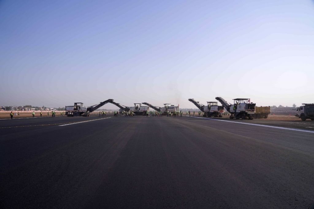 Free Photo:SVPIA sets a national record in runway work
