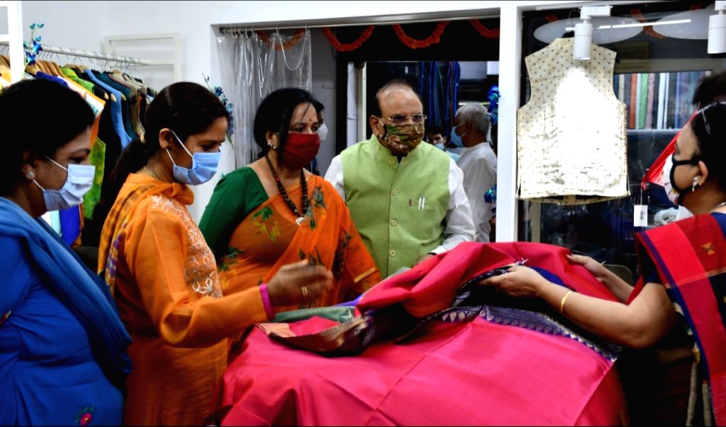 Free Photo: 'Swadeshi' push: Khadi outlet for PM Modi's bodyguards