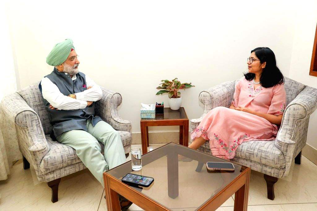 Swati Maliwal Calls on Delhi LG