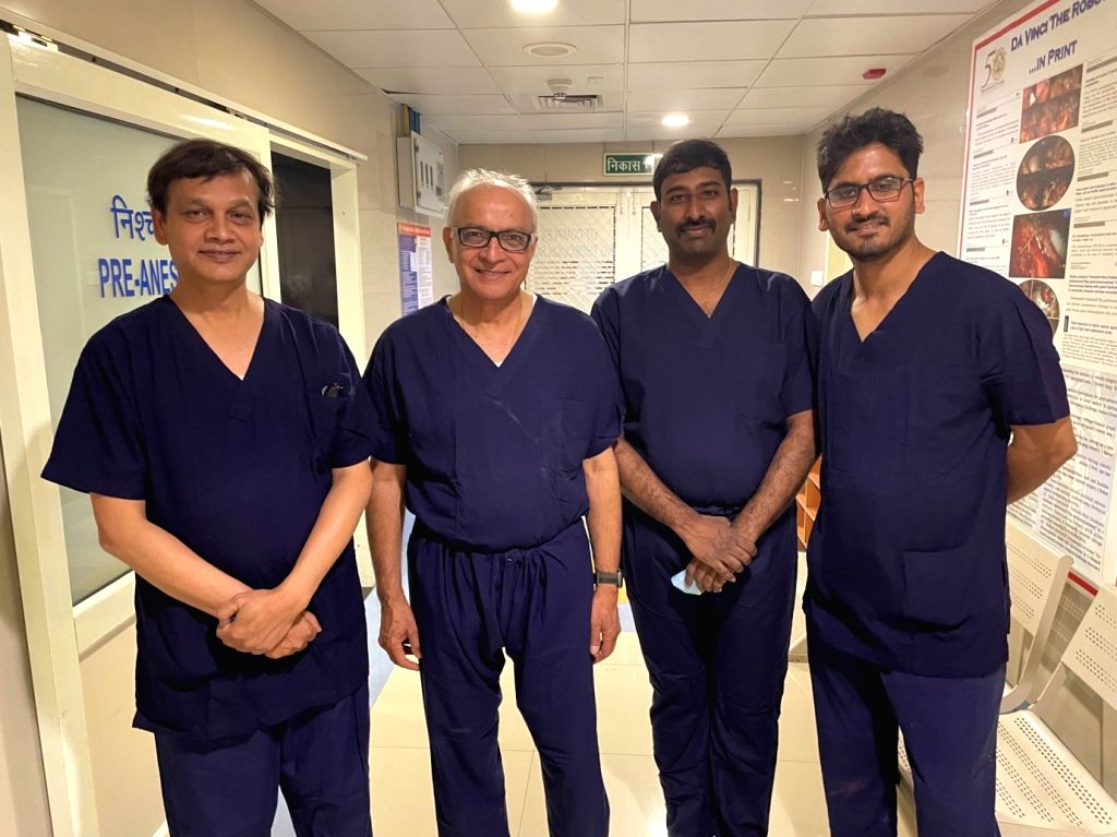 Free photo : Team of robotic renal transplant surgeon(from Left - right ...