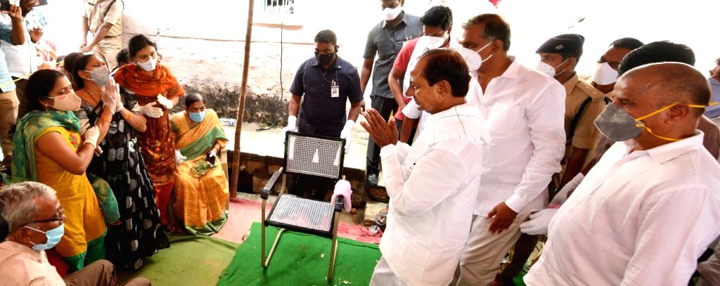 K. Chandrashekar Rao pays tributes to TRS MLA S. Ramalingareddy