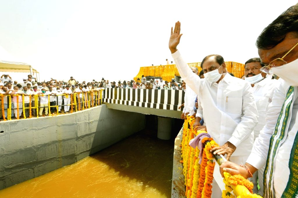 Free Photo: Telangana releases Godavari water into Manjeera.